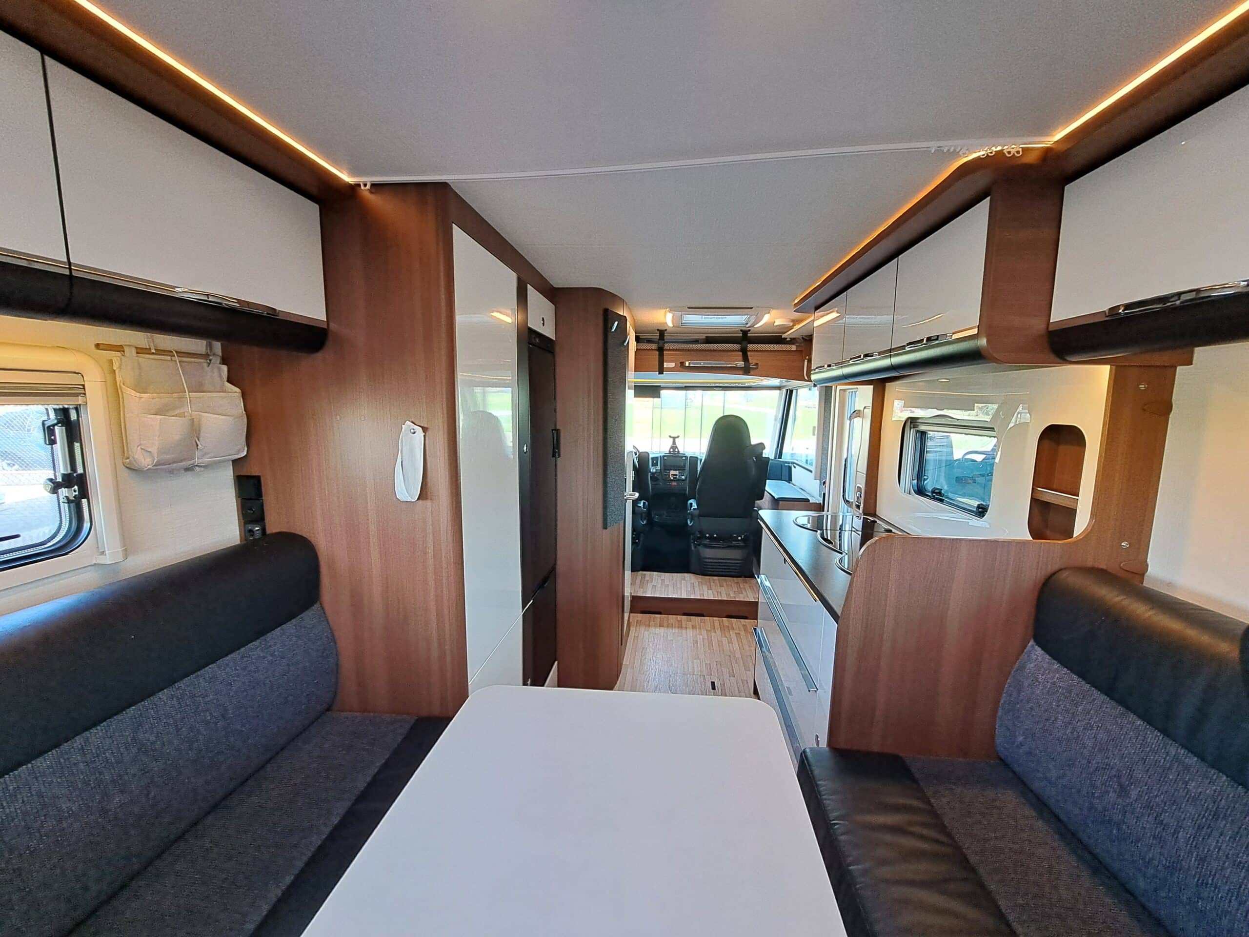 LMC Explorer I 650 / 31 | Caravanzimmermann | Mietfahrzeuge