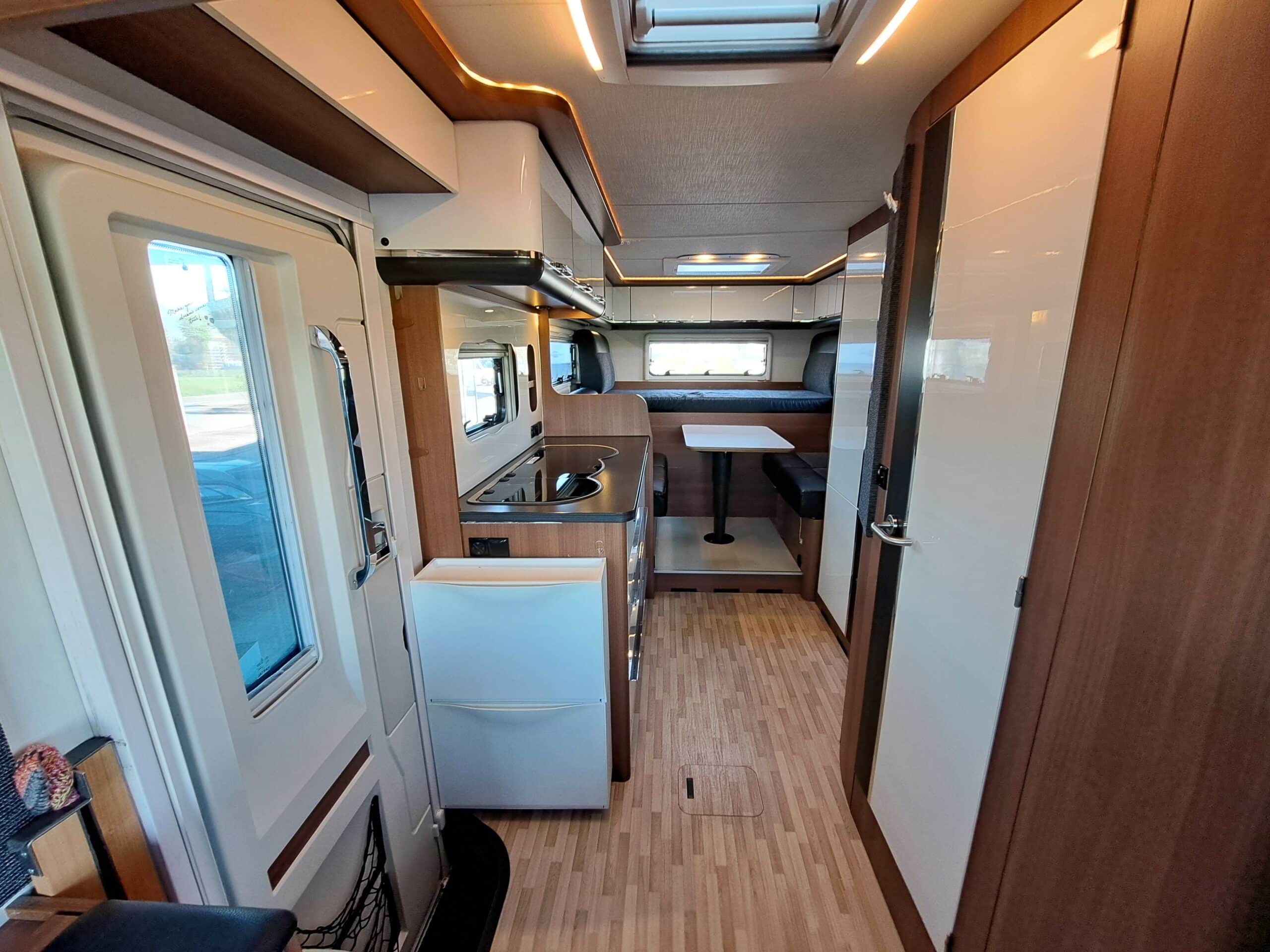 LMC Explorer I 650 / 31 | Caravanzimmermann | Mietfahrzeuge