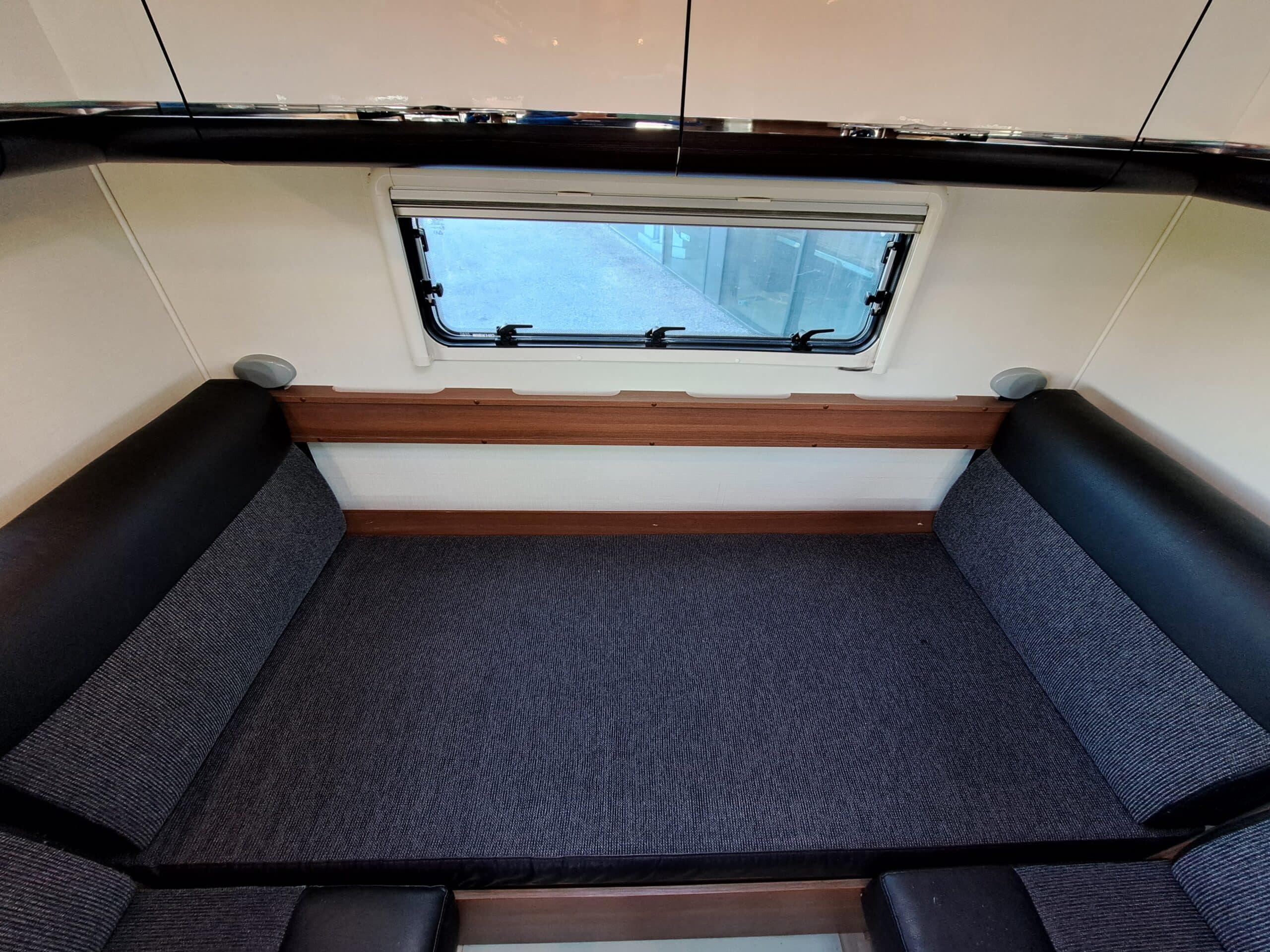 LMC Explorer I 650 / 31 | Caravanzimmermann | Mietfahrzeuge
